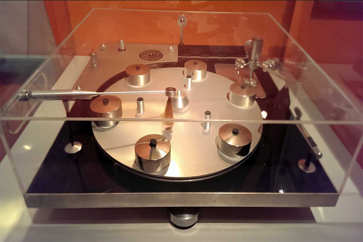 Giradischi Arancia Meccanica: la storia del Transcriptors Hydraulic ...